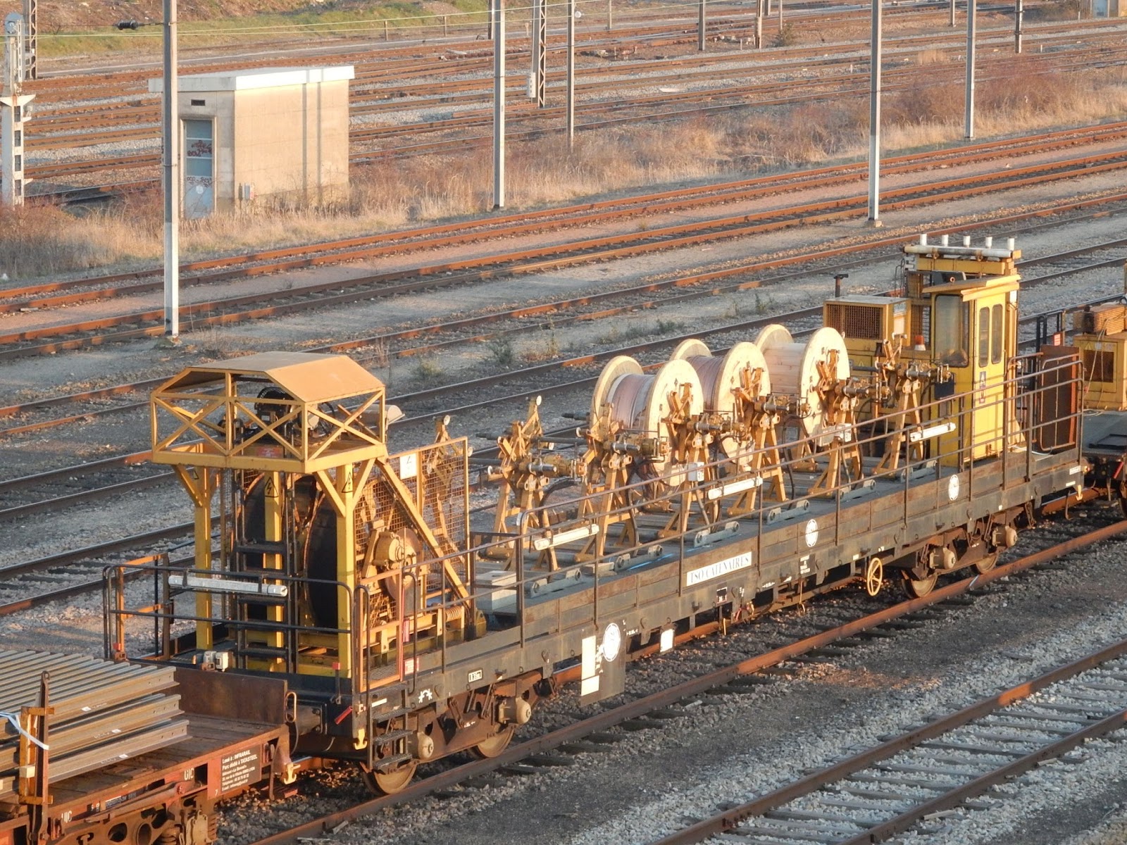 LA PASSION DU TRAIN: TSO rame de remplacement de fil de contact à Tergnier!