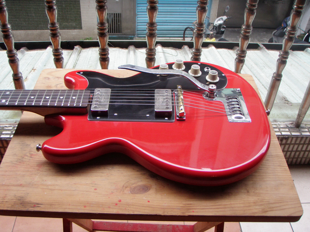 Hofner Colorama II restoration project (part 20) - Putting it all back ...