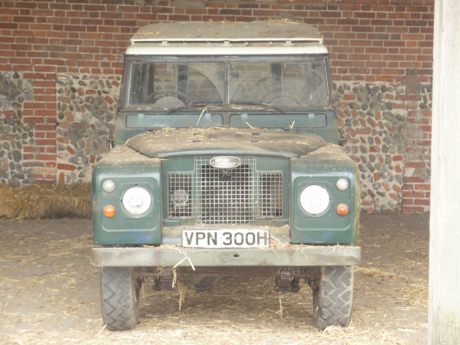 Barn Find 1970 Land Rover Series 2A Station Wagon - 4x4 Cars