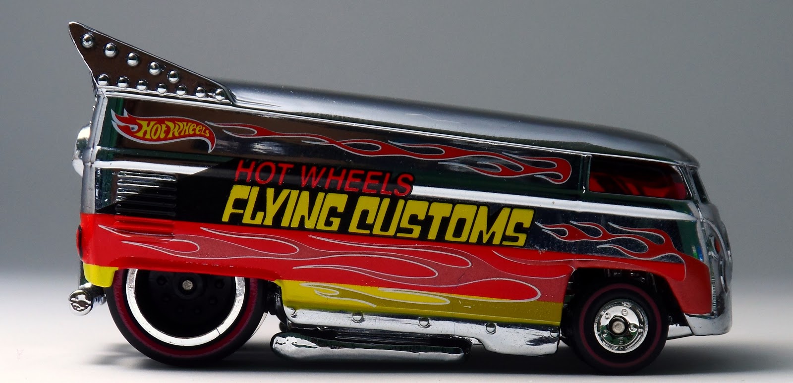 Especial Drag Bus: Customized VW Drag Bus