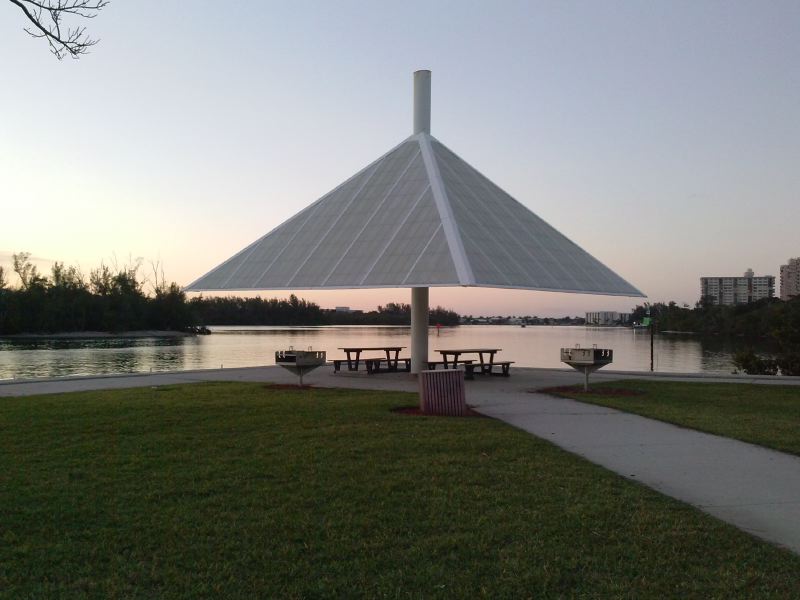 The Modernist Angle: Chance Encounters with Modern Architecture: Red ...