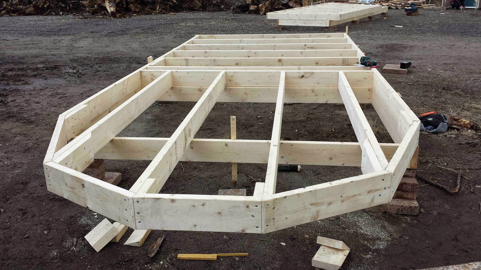 En liten historia om att bygga ett litet hus: May 2014