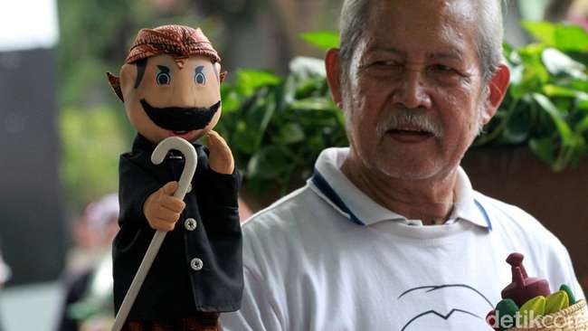 Drs. Suyadi dan Pak Raden Sang Legenda Si Unyil