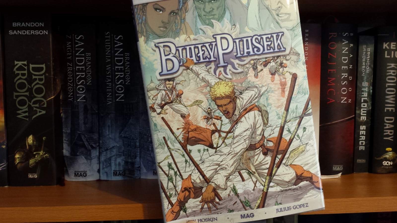 Świat Bibliofila: BIAŁY PIASEK - Brandon Sanderson, Rik Hoskin, Julius ...