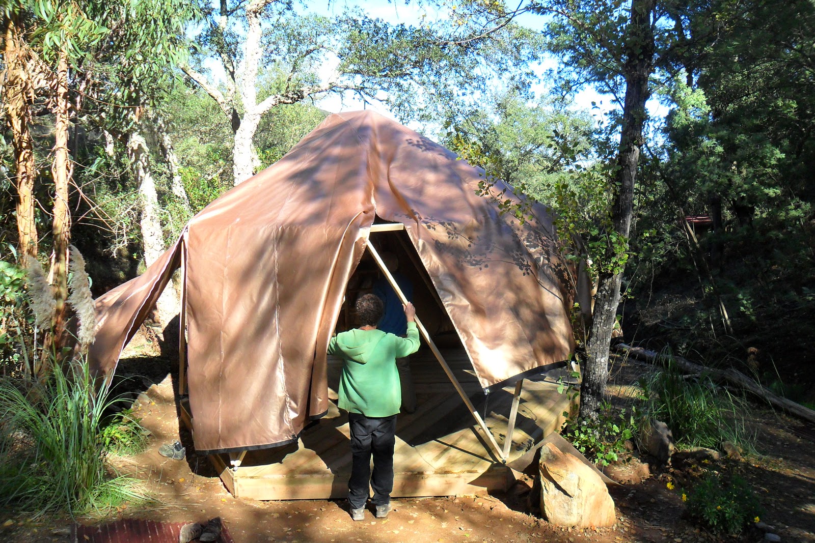 NEW PARADIGM DESIGNS & CAMELEON CLOTHES: Monte Sahaja Portugal ...