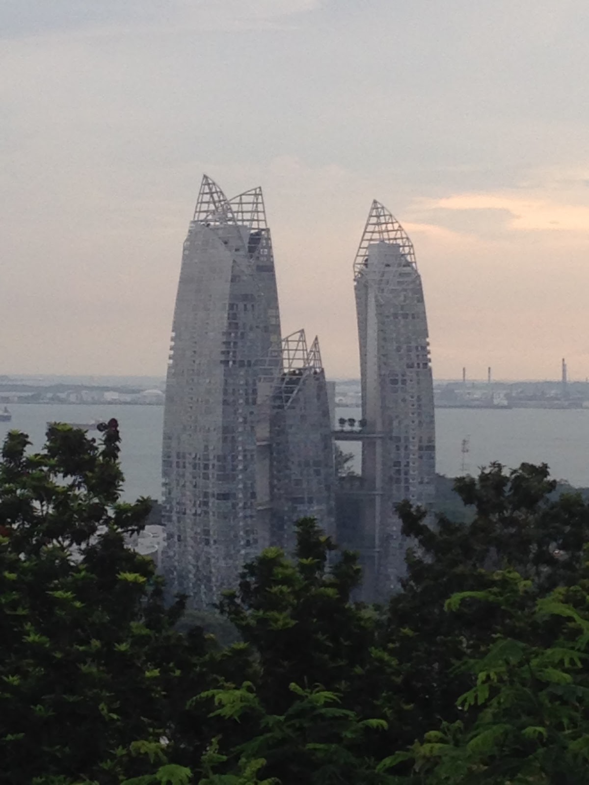Observe the world: Singapore Cable Car, Sentosa, Mount Faber Peak