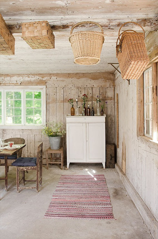 Heir and Space: Rustic Swedish, light and bright