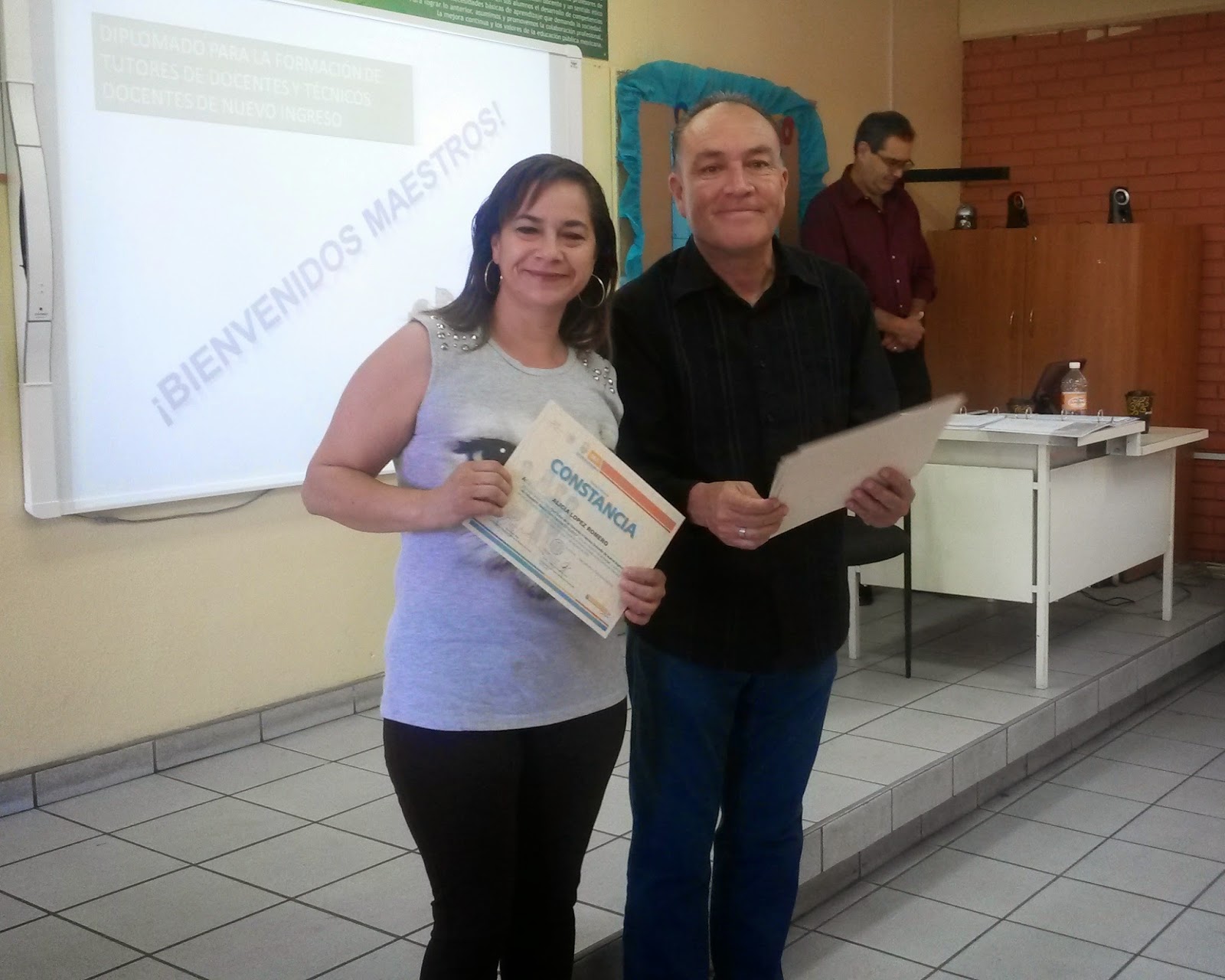 Educación BC: MAESTROS SON PREPARADOS PARA FUNGIR COMO TUTORES