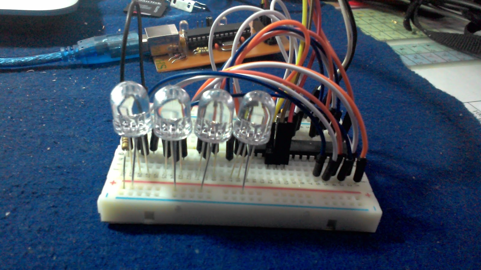 Microcontrolador Atmega 8 de Atmel Control de 4 LEDs RGB - Electrónica ...