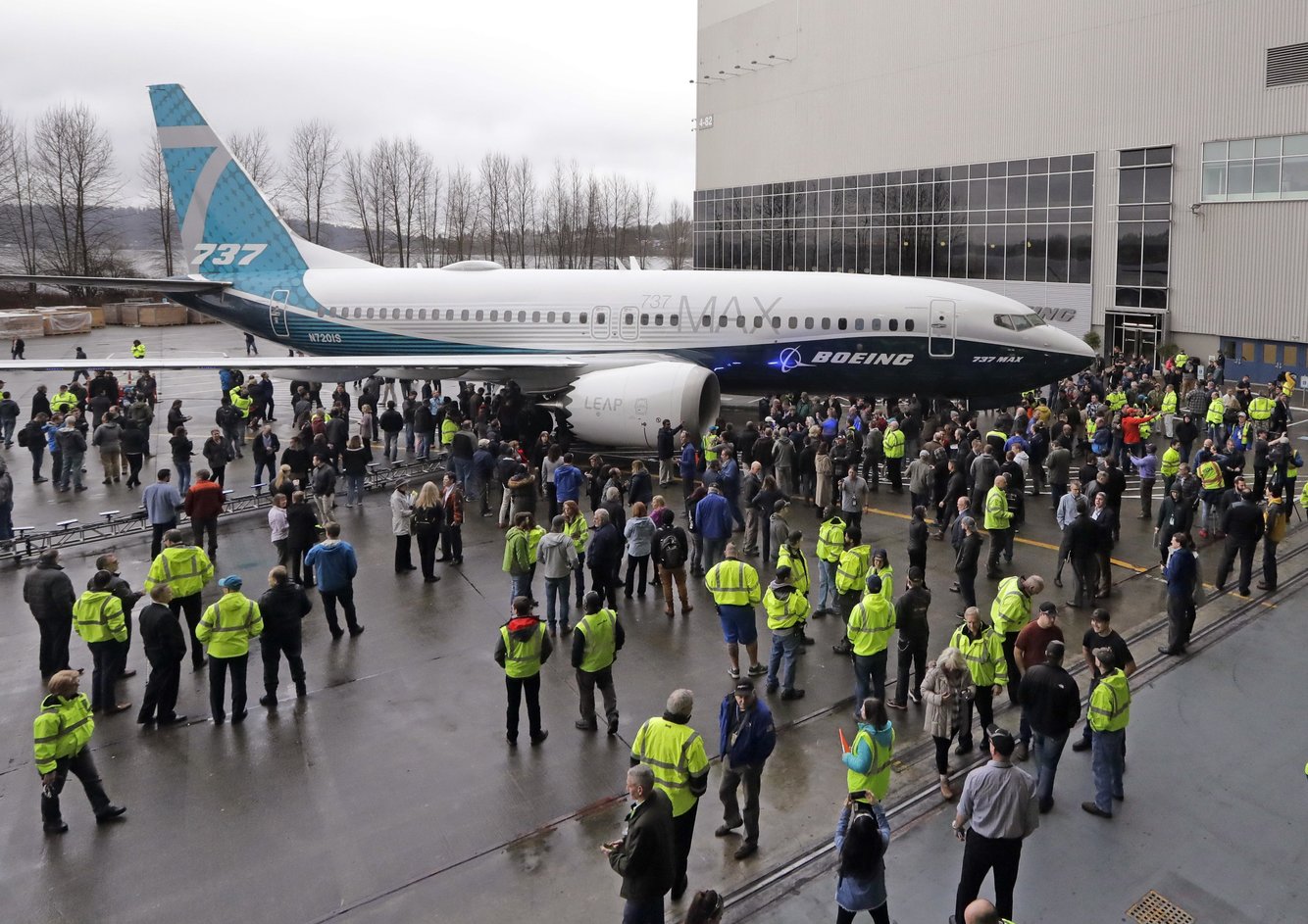 Aero Pacific Flightlines: Boeing debuts MAX 7 jet, smallest and slowest ...