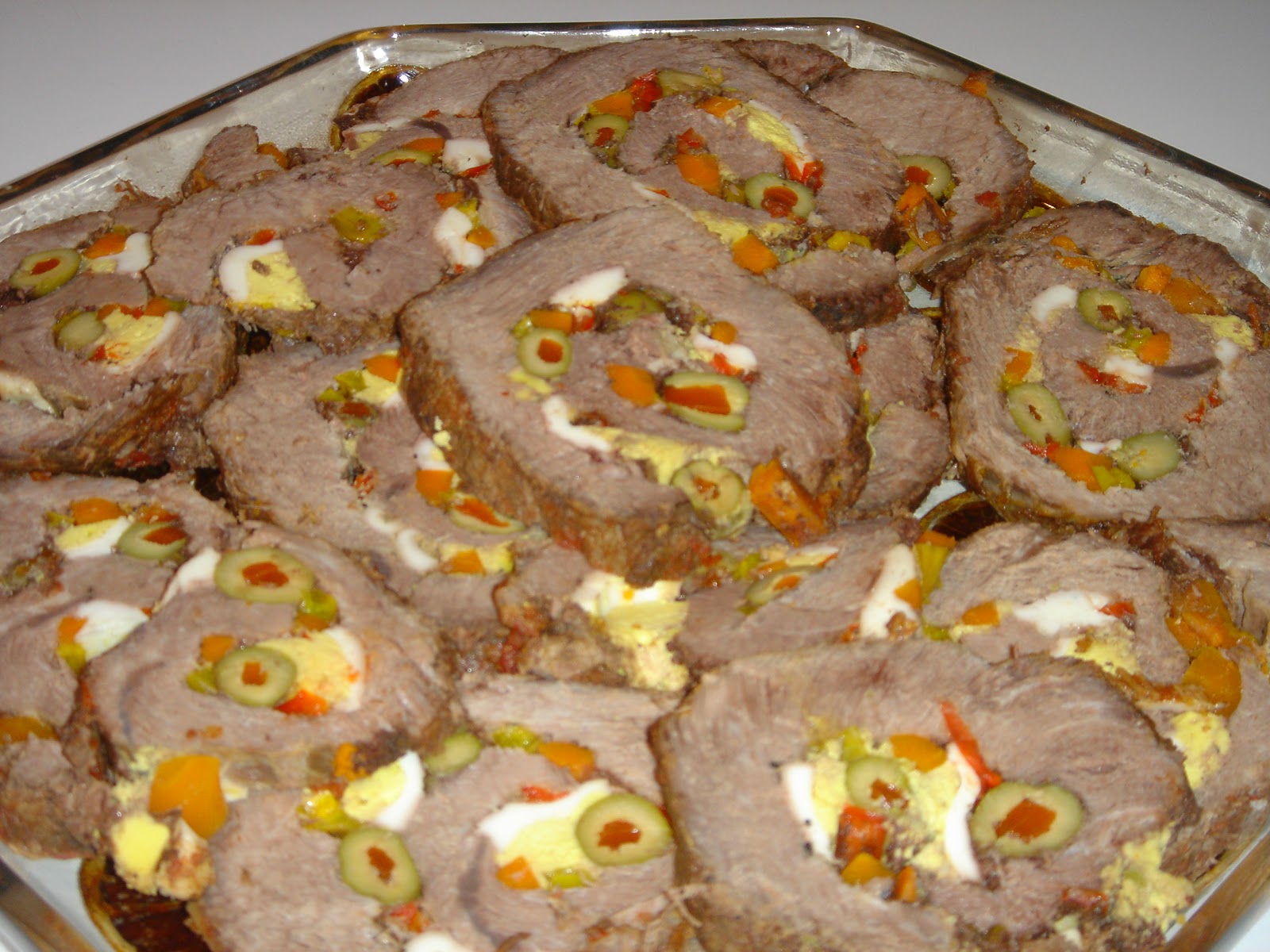 Kosher Cookbook App: VEGETABLE-STUFFED BEEF ROLL (recipe, meat)