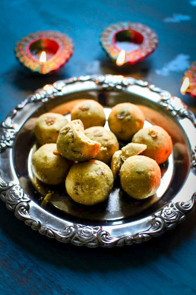 Besan Ladoo | Microwave & Traditional Besan Ladoo Recipe | Forks N Knives