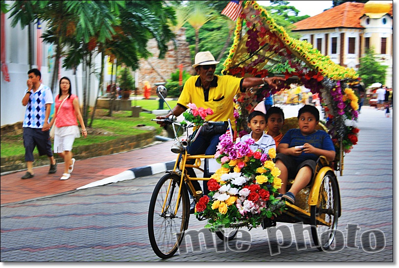 Gambar Beca Berbunga Di Melaka | mie