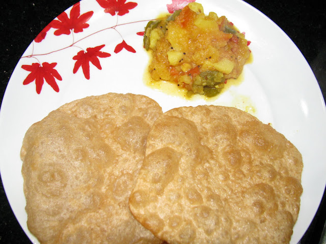 Food Slice: Fluffy Puri/ Poori/ Indian puffed fried flatbread
