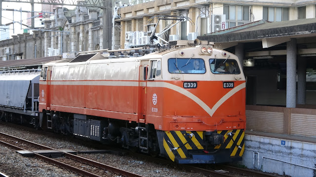 Blair's 鐵道攝影: E339電力機車 / TRA E339 Electric locomotive
