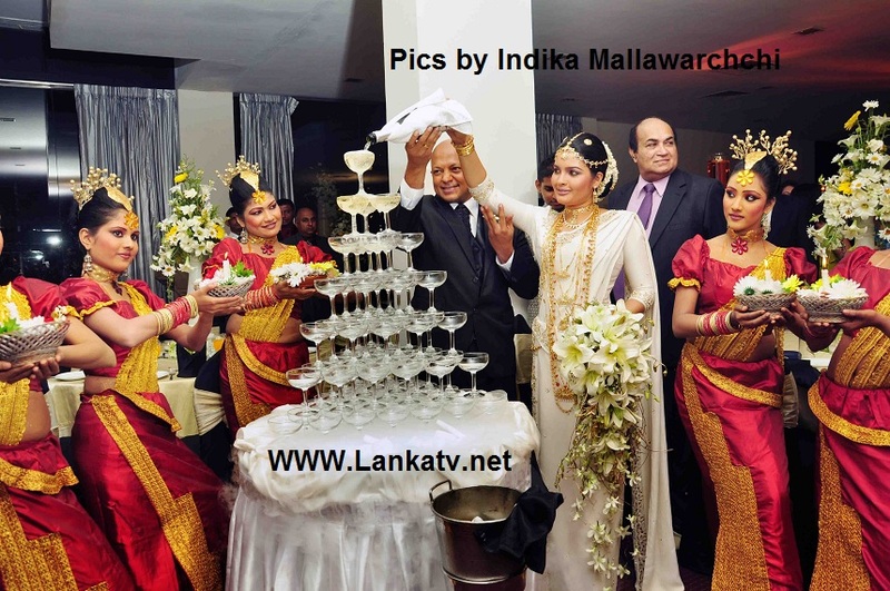 Srilankan singer Madumadawa & Renusha Wedding Photos