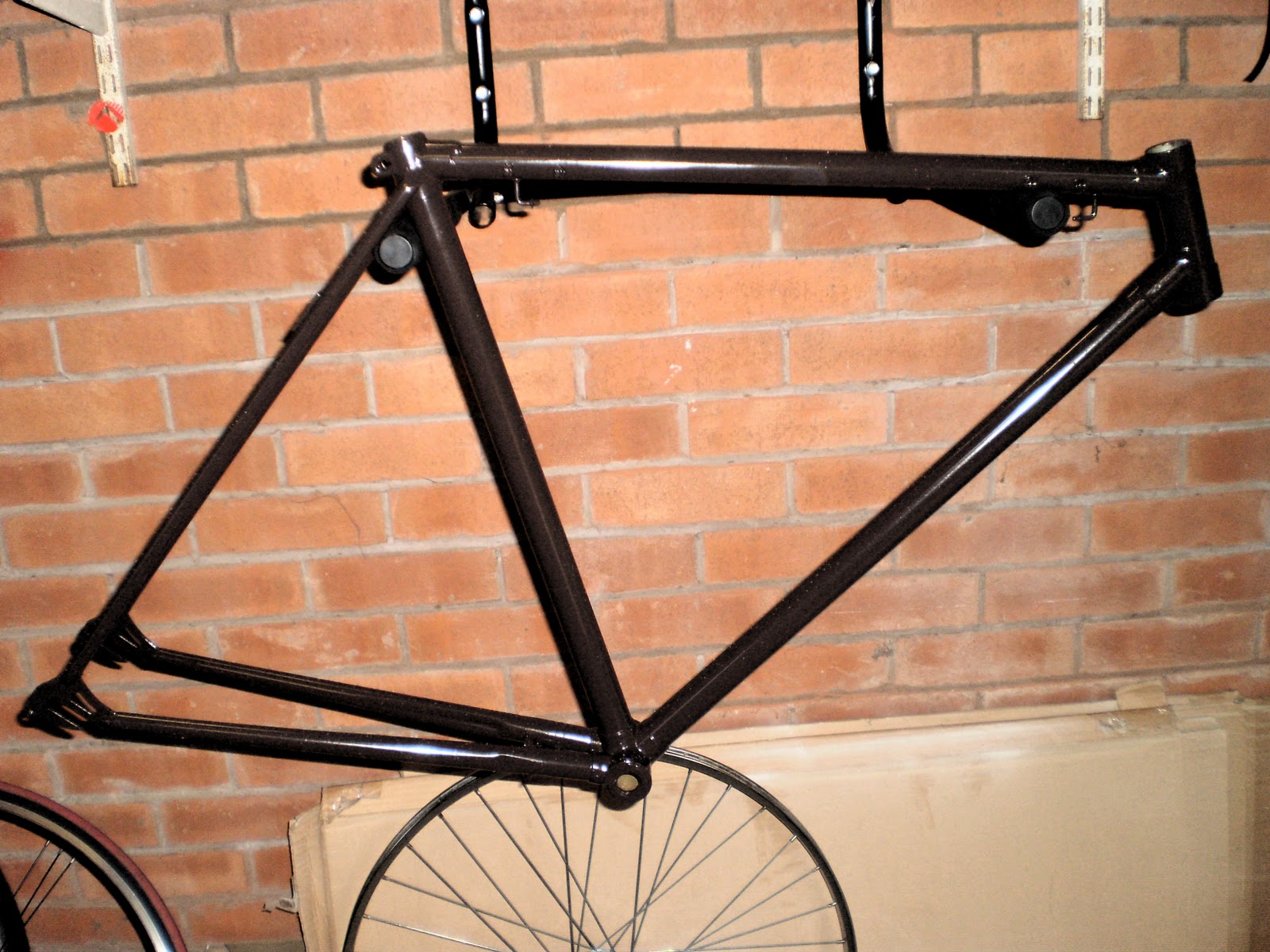 Bike Building: Refurbishment of 1970's Raleigh Hustler.