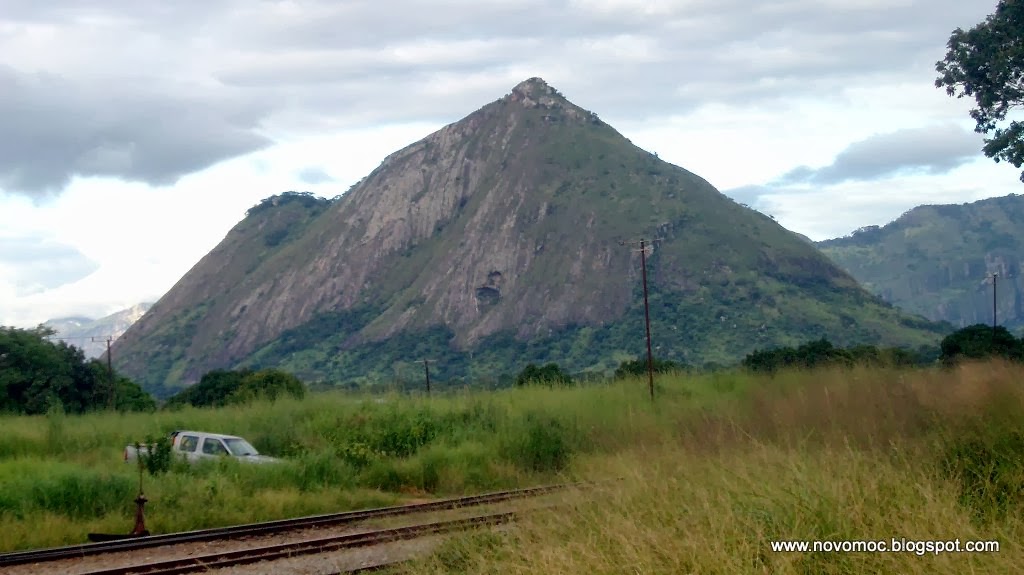 Da Ponta do Ouro ao Rovuma: De Ribaué ao Mutuáli...