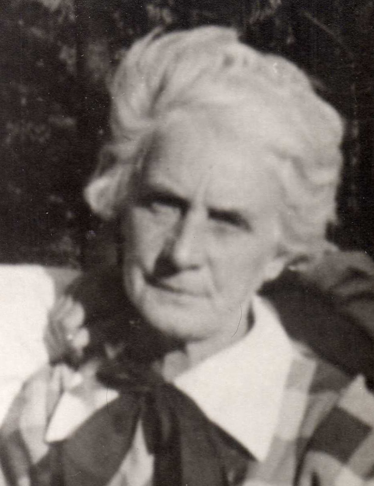 They Came To Montana: Mary Alice (Coleman) Johnstone becomes a US citizen