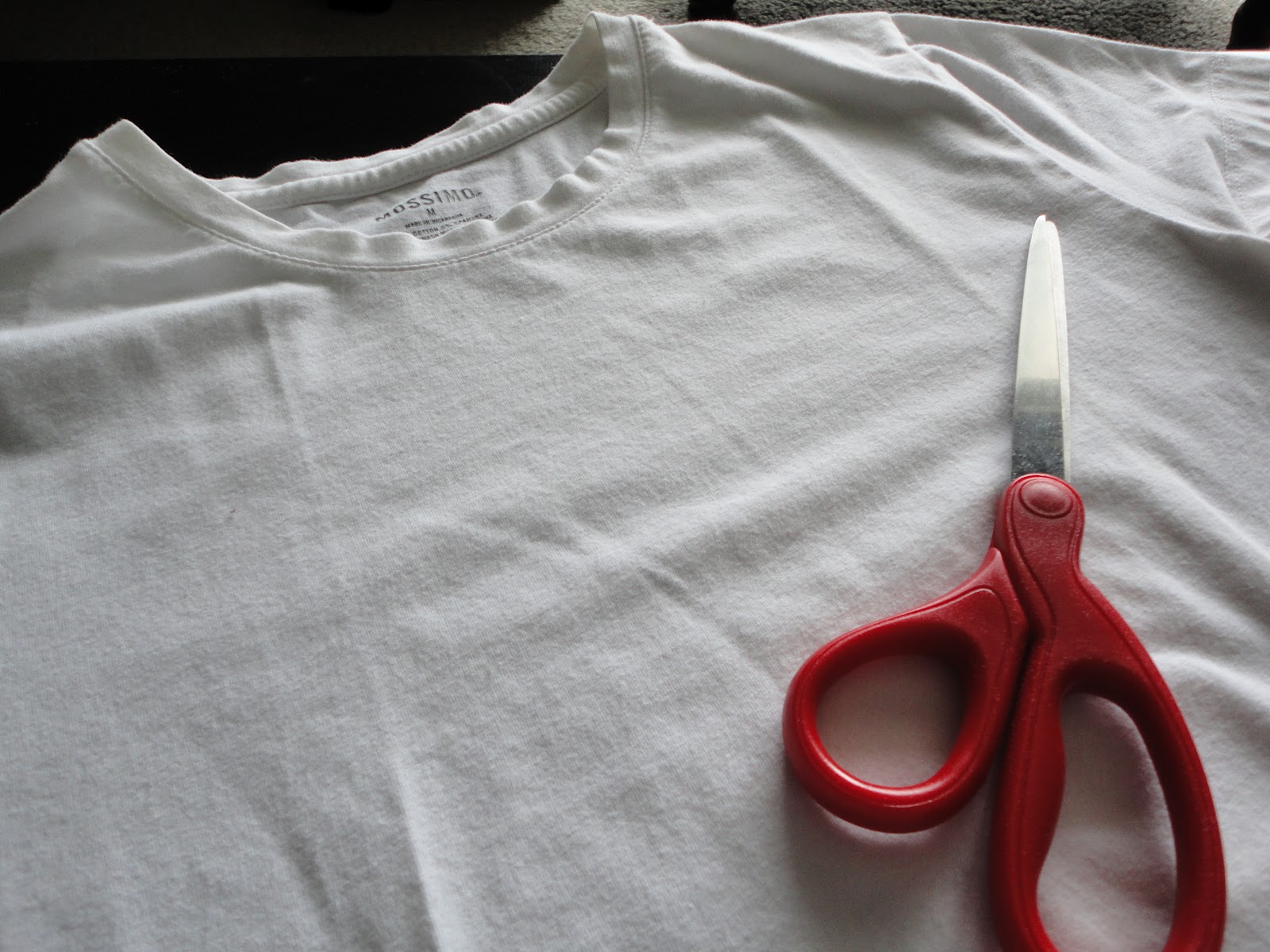 L'Amour Propre: DIY: T-Shirt Scarf