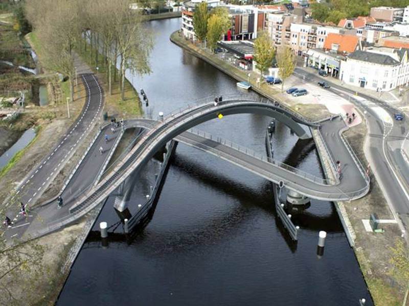 Get FuN Here: Massive Arch Bridge - Melkweg Bridge