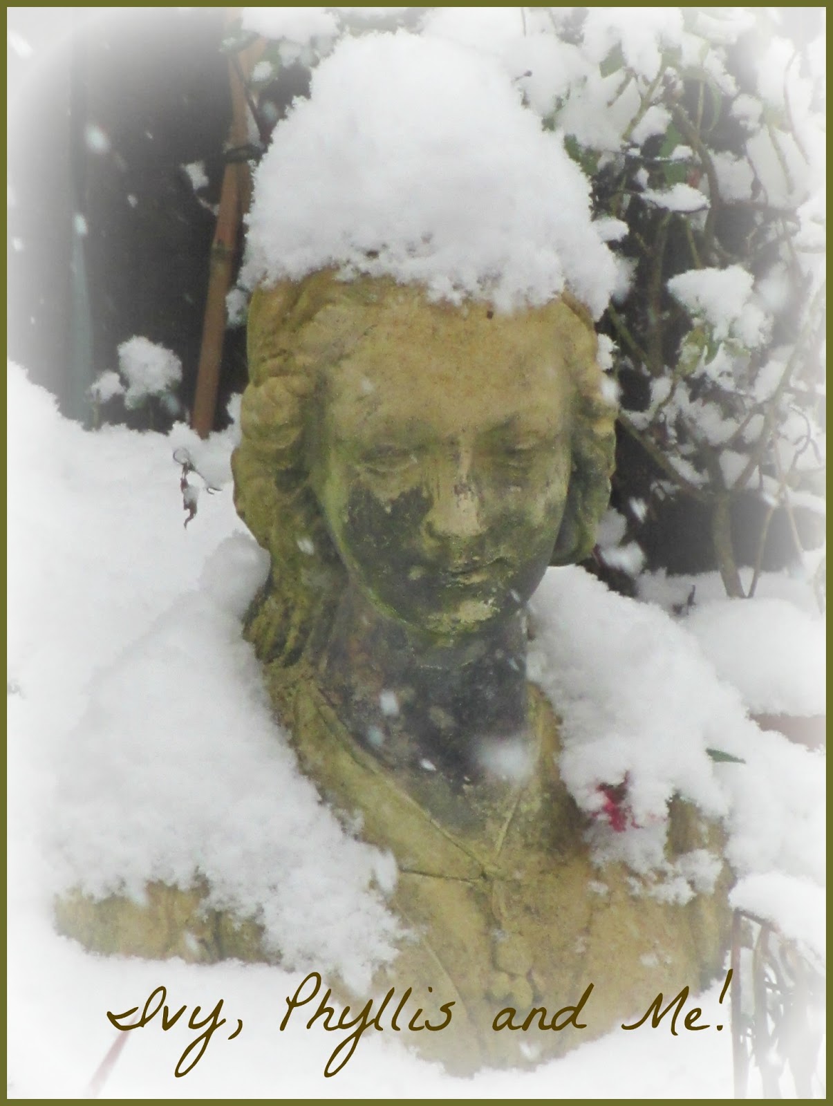 Ivy, Phyllis and Me!: DAPHNE THE GREEK GODDESS