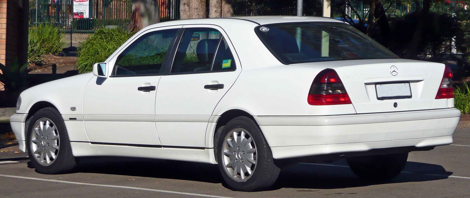 Autoinfo: Mercedes-Benz C-Class W202 (1993–2000)