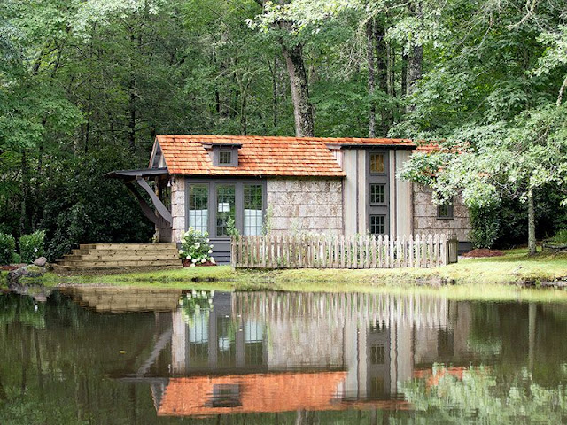 TINY HOUSE TOWN: The Low Country (464 Sq Ft)