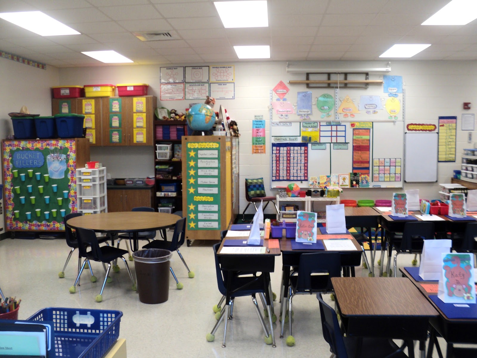 Teaching With Z: Tour of my First Grade Classroom