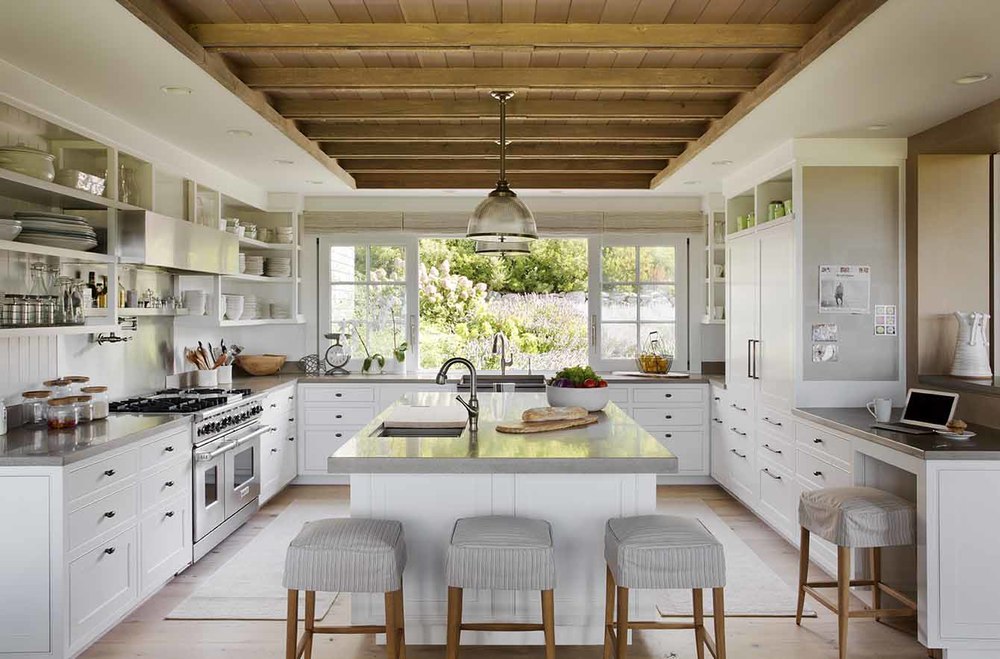 Content in a Cottage: Gorgeous Martha's Vineyard Kitchen
