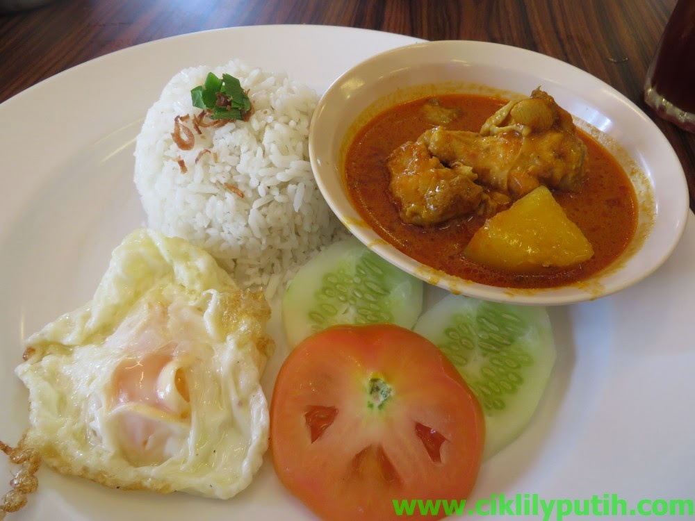 CikLilyPutih The Lifestyle Blogger: Nasi Kari Ayam Special, Makan ...