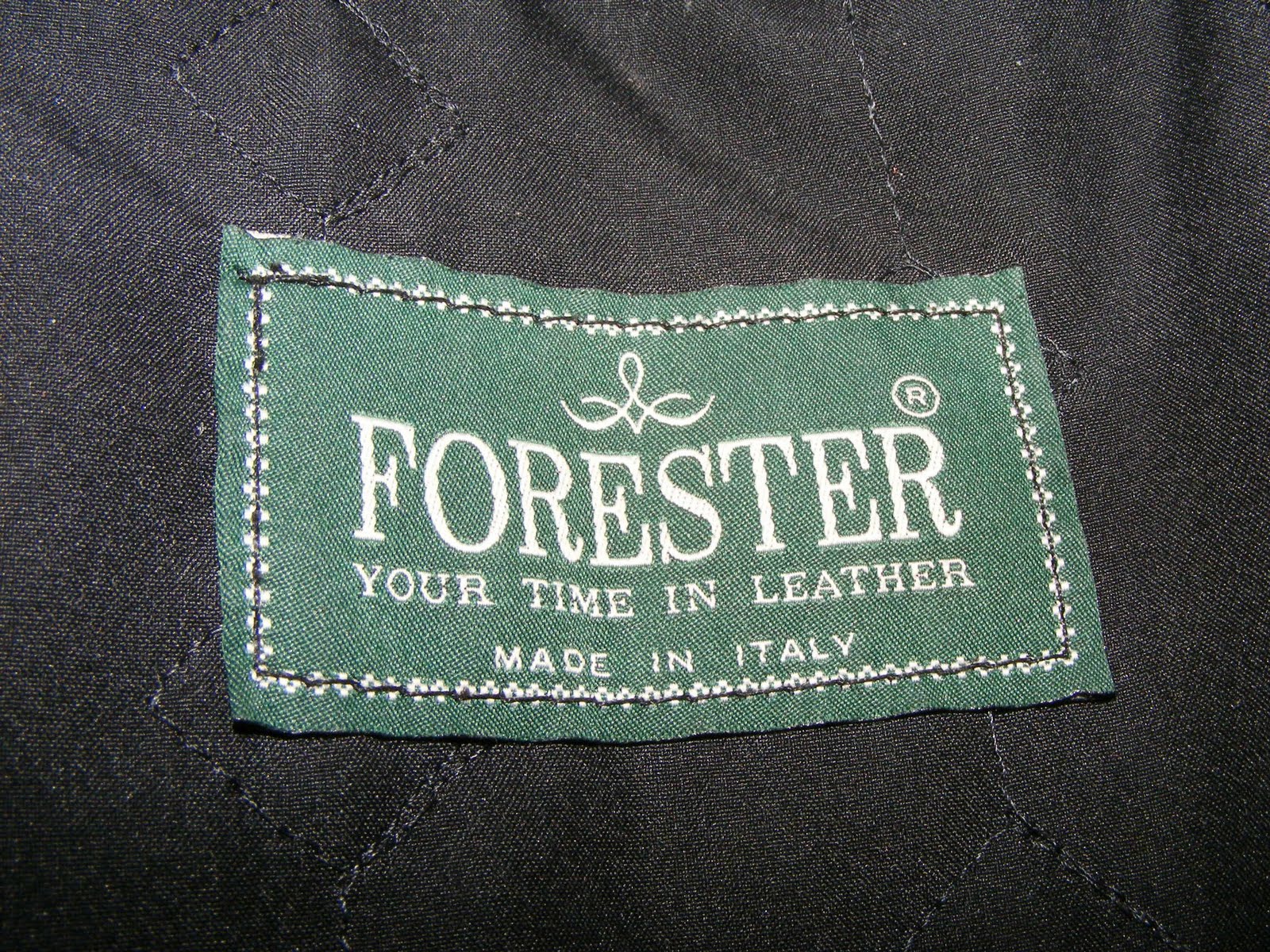 Chestii de vanzare: Haina din piele, cu flori colorate - Vanduta