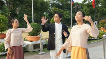 Deaf E-News: 100 Years After the First Film on Rizal Comes “A mi Patria”