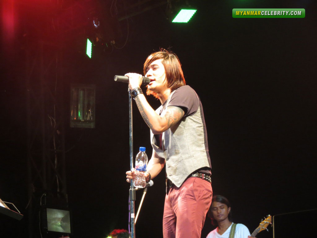 Rzarni @ "3 Plus 3" Live Music Show in Yangon