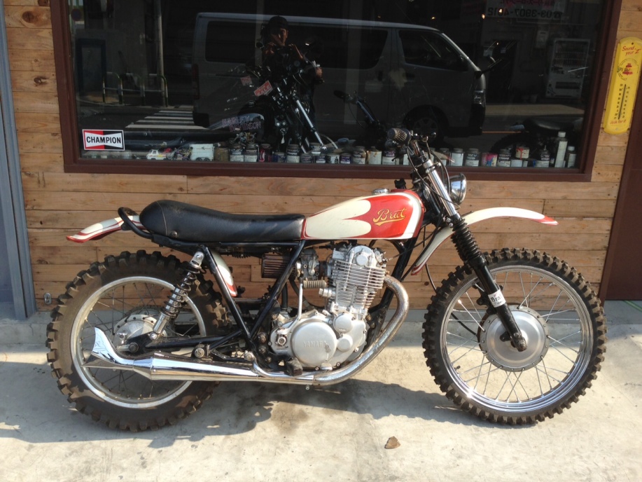 Angeland Thrills: Brat Style VMX - Yamaha SR