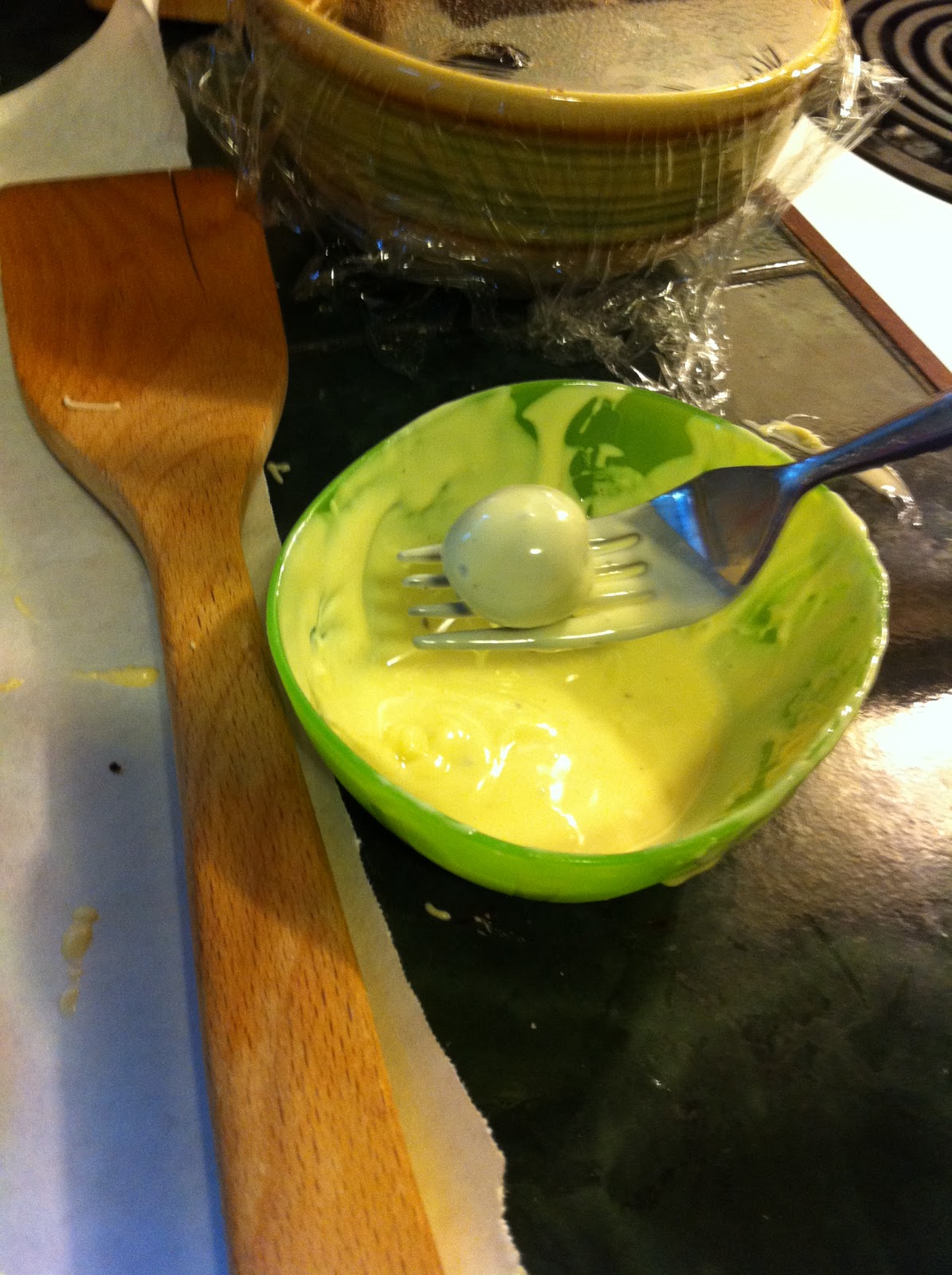 Noodlie-Oodlie: Fudgey Truffle Stuffed Cake Balls..........no seriously.