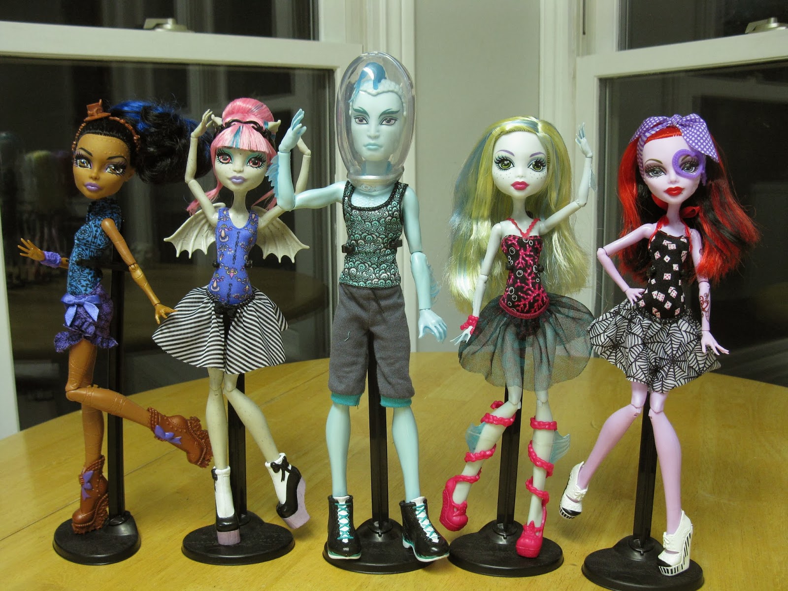 Christina Articulates: Boogie down! Monster High Dance Class 5-pack