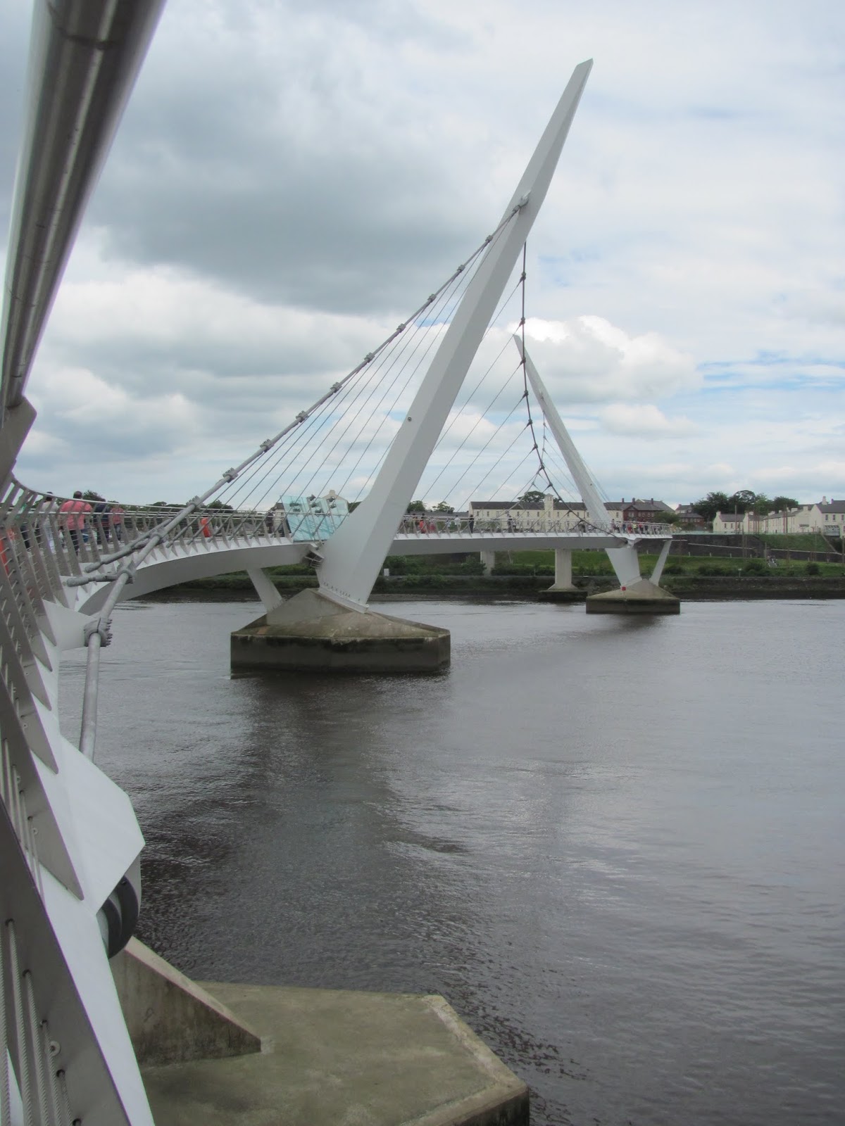 The Narcissistic Expat Diaries: From Iowa to Ireland: First Day in Derry