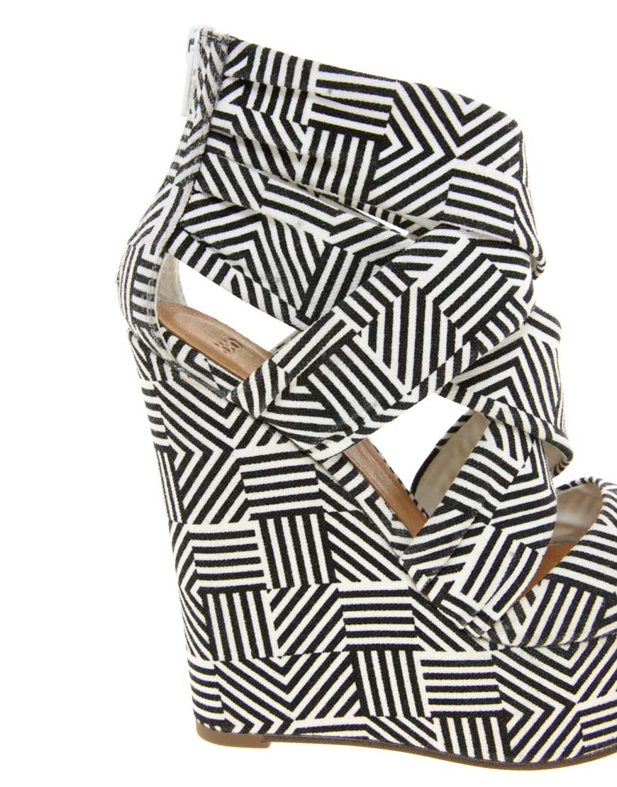 www.shoebytch.com: ASOS Handled Geometric Wedges