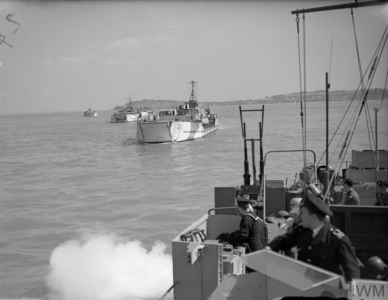 1000 Men, 1000 Stories : Photographs: Training on Landing Crafts (9).