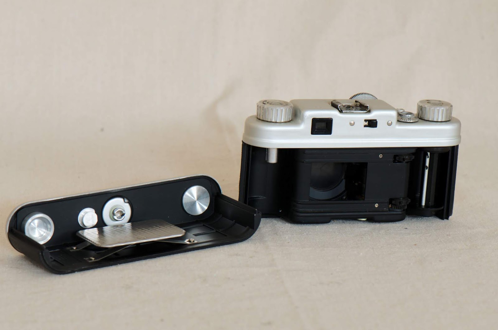 Four Elements in Three Groups: Argus C44 (1956-1957)