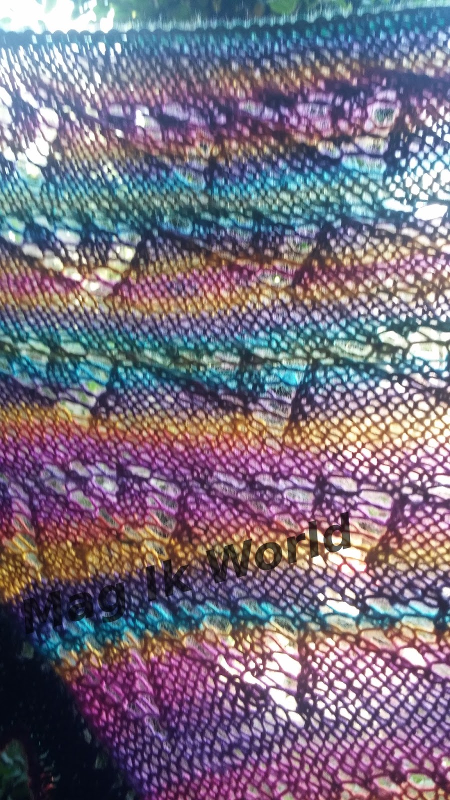 mag.ik.world: Love is in the air albo rainbow delirium.