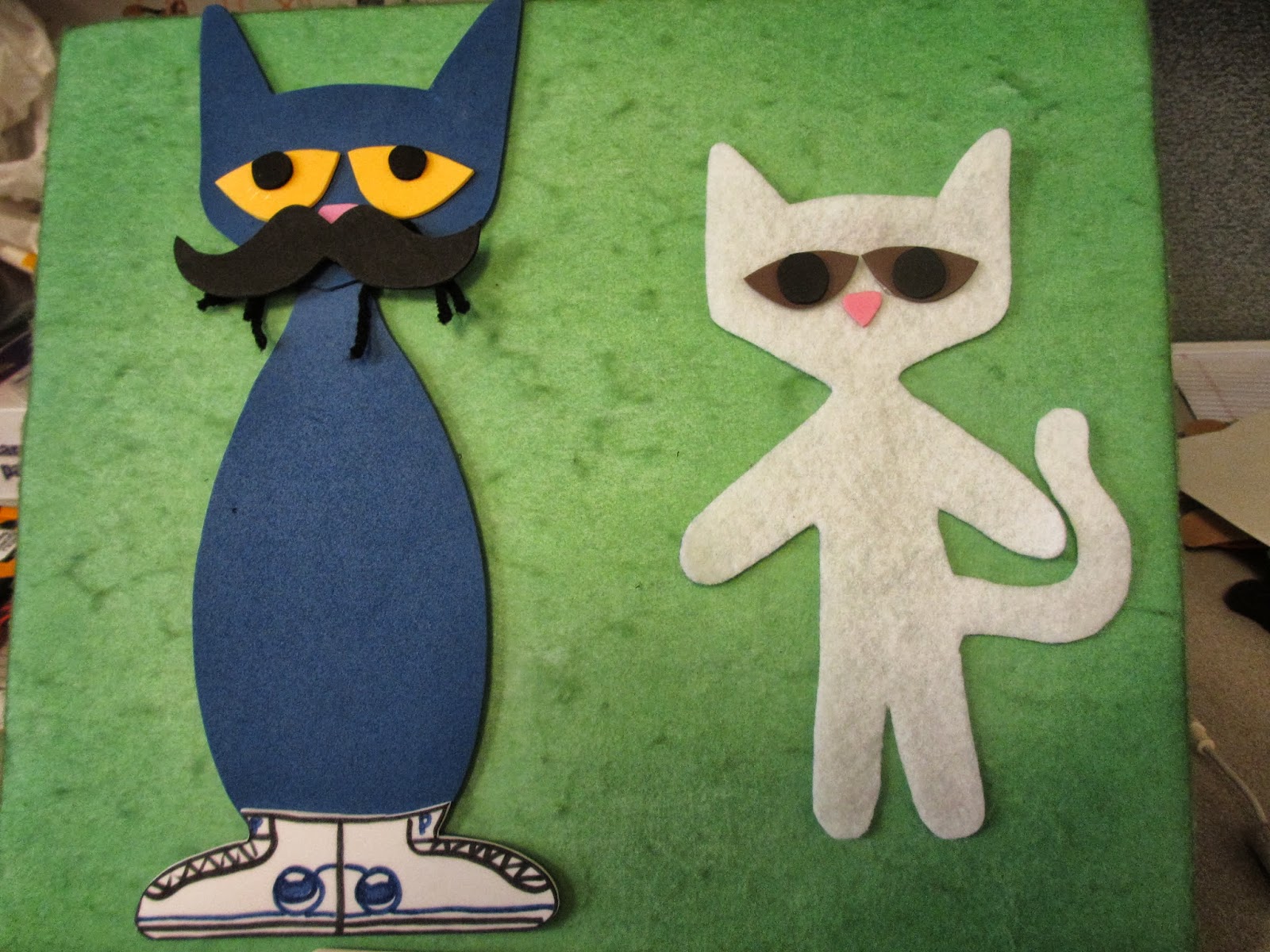 Read It Again!: Flannel Friday: Halloween with Pete the Cat