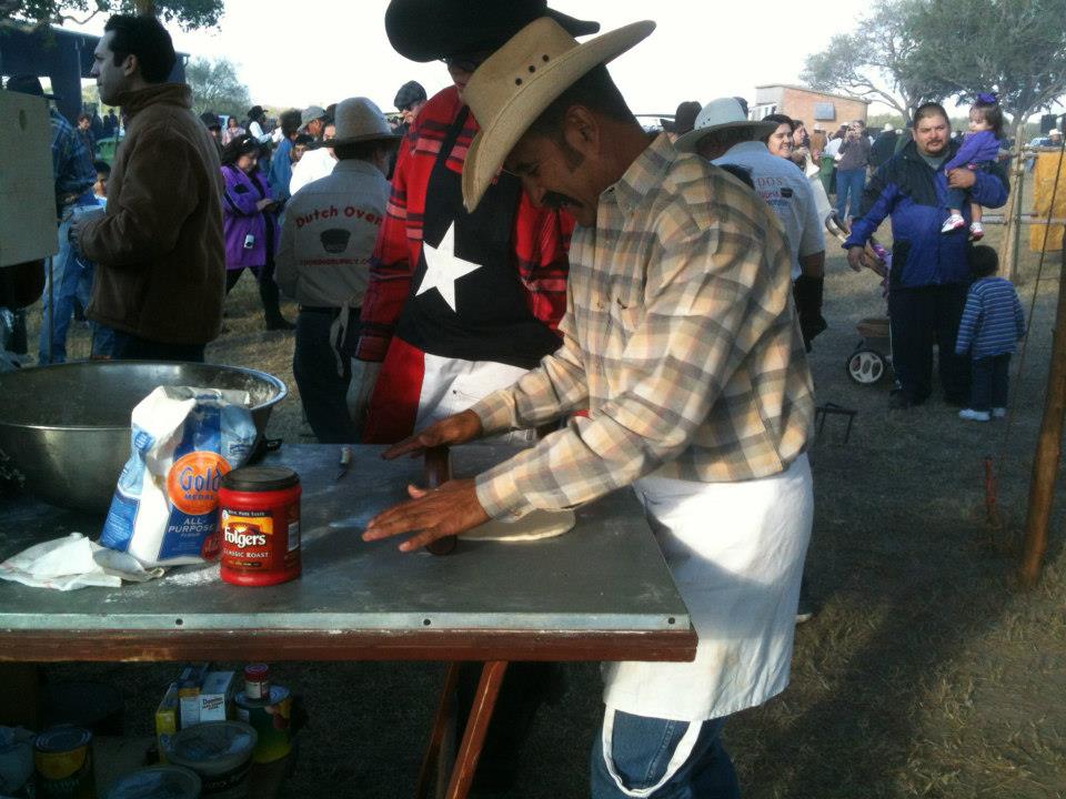 Cowboys and Chuckwagon Cooking : Building a Fire Box for Camp Cooking