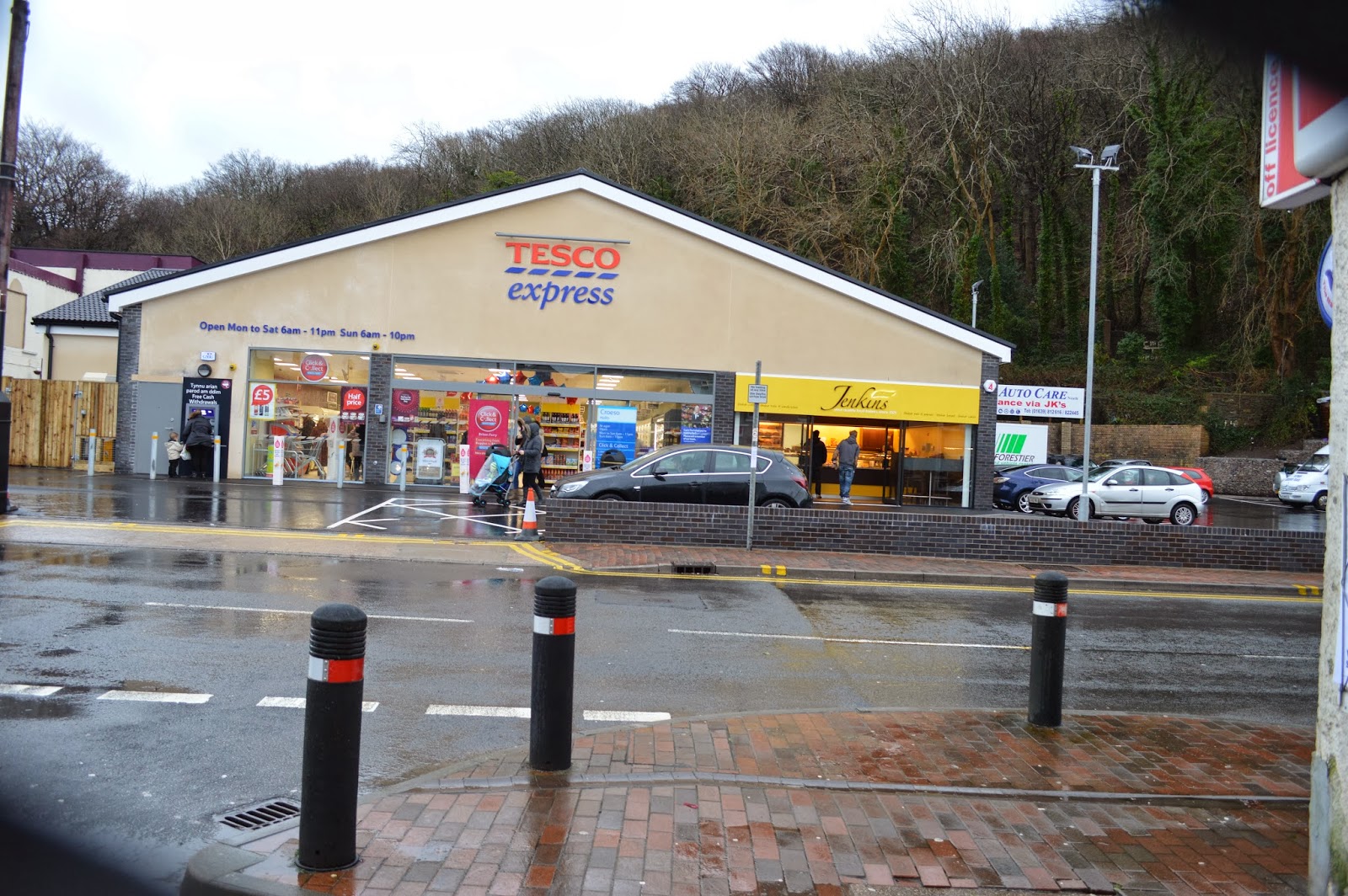 Jenkins Bakery: Jenkins Bakery opens new shop in Briton Ferry