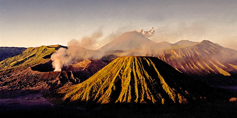 Bromo Tour Bureau: Bromo