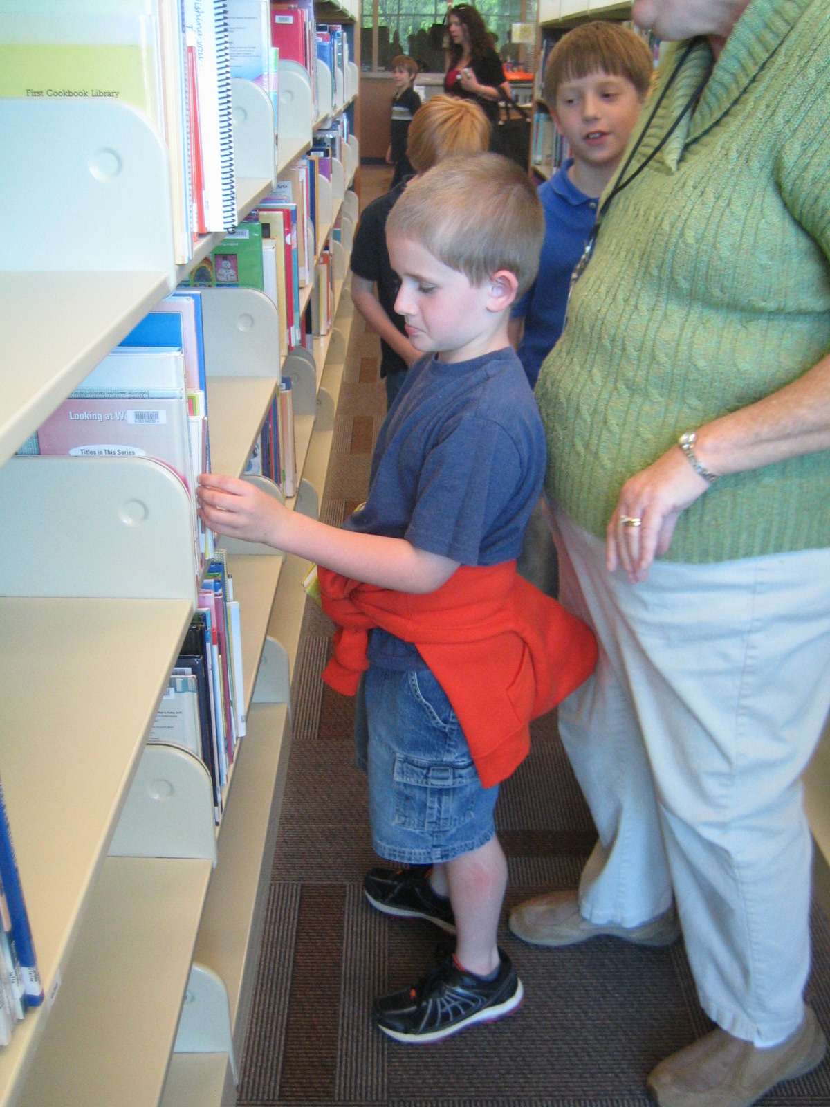 Mrs. Kellett's 2nd Grade Class: Library Field Trip
