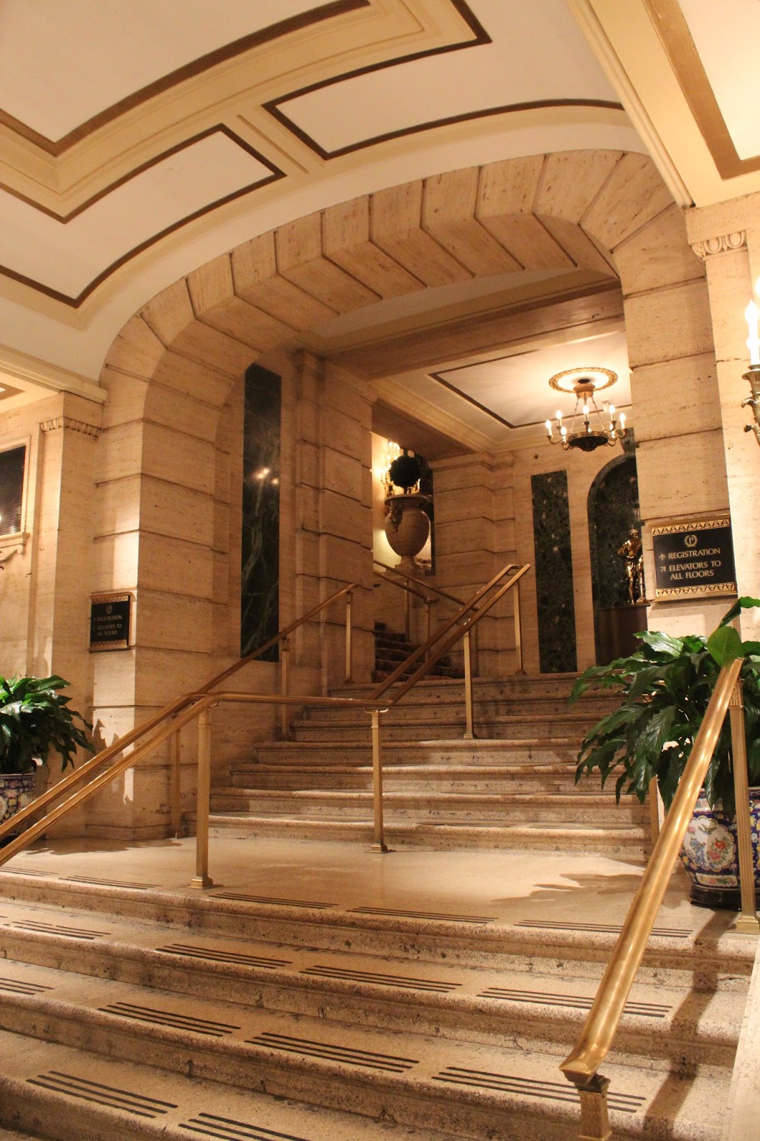 Roger Touhy, Gangster: The Palmer House