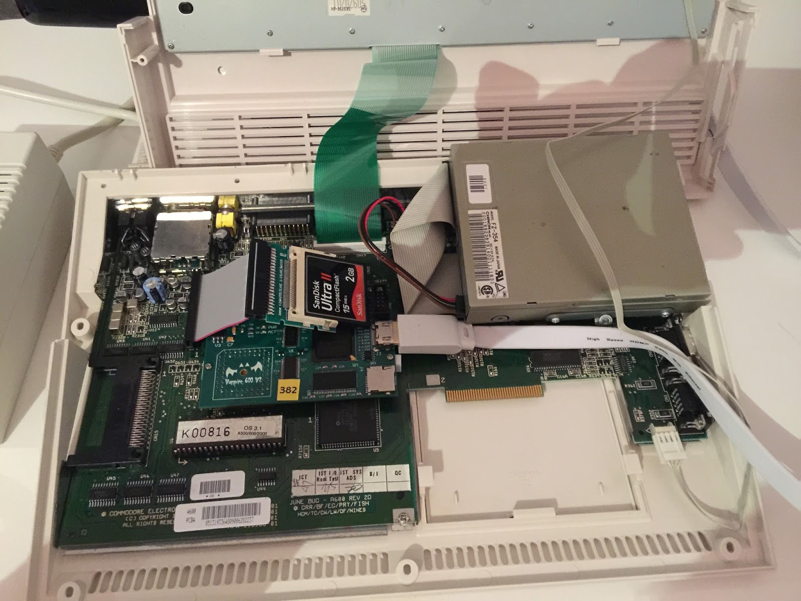 Amiga Podcast: Vampire II Amiga 600 - first install