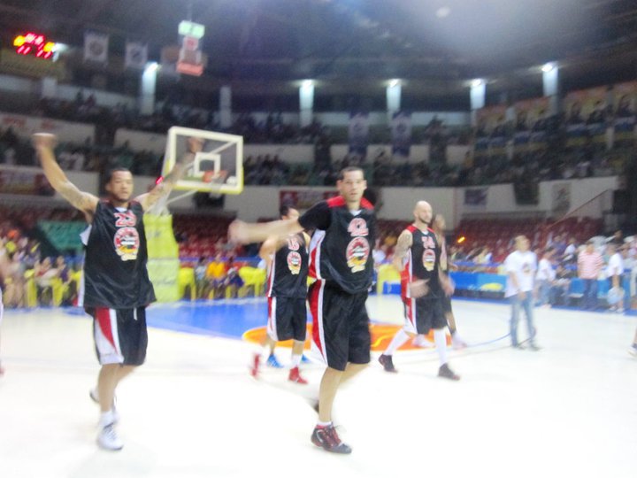 PBA Fanatic: Former SMB team & players play in cebu